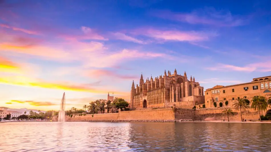 "Sail Forward" Bonus: Up to $200 Onboard Credit (Sailor Loot)